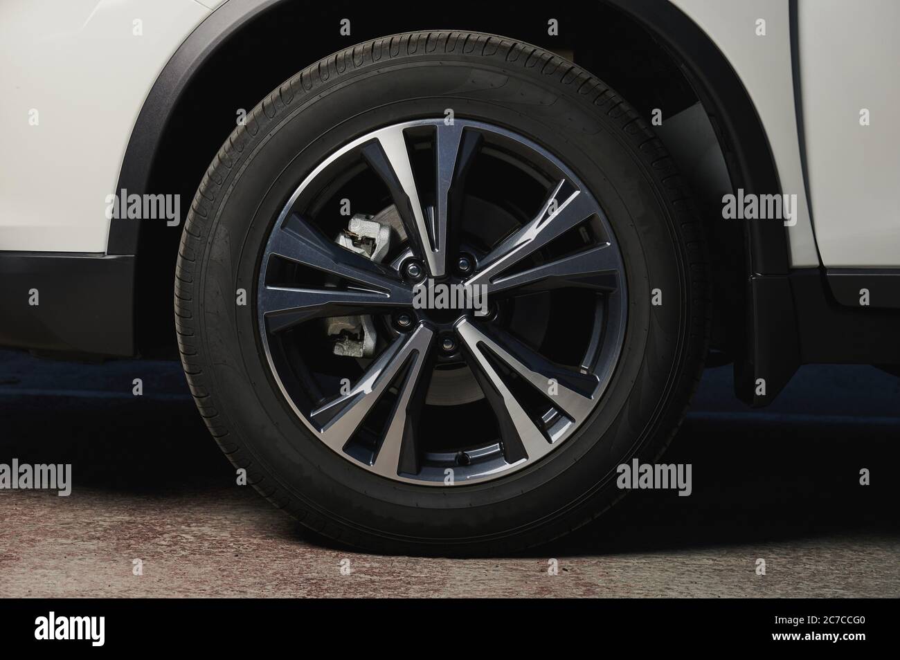 Alloy wheel repair hi-res stock photography and images - Alamy