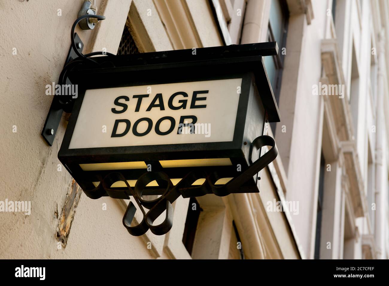 Stage door sign london hi-res stock photography and images - Alamy