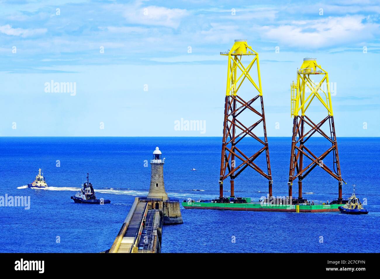 Wind turbine tops under delivery from Smulders Howdon Tyneside yard to ...