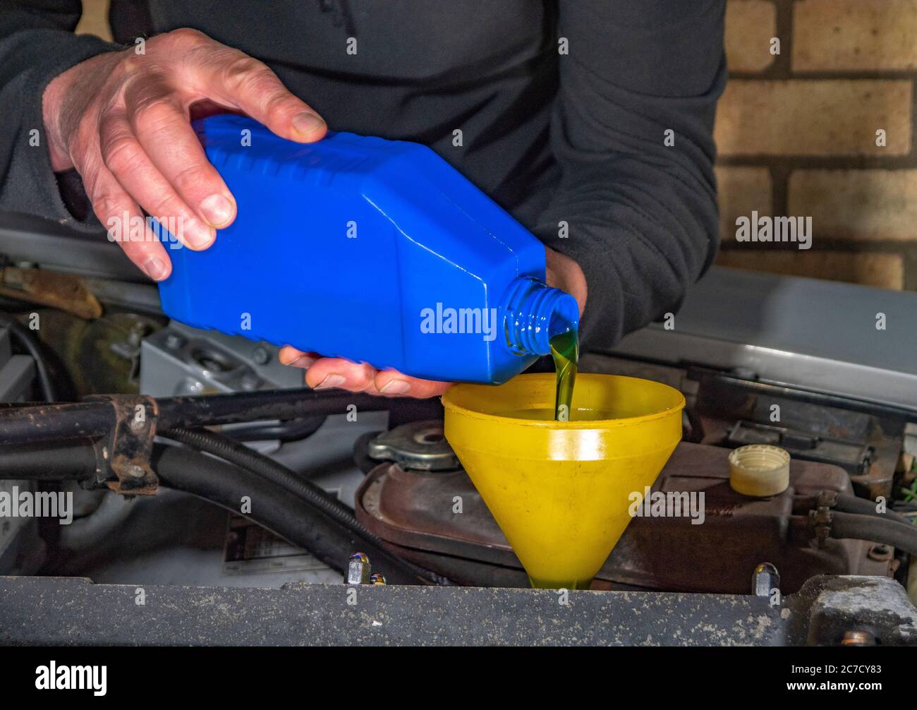 Car engine bay hi-res stock photography and images - Alamy