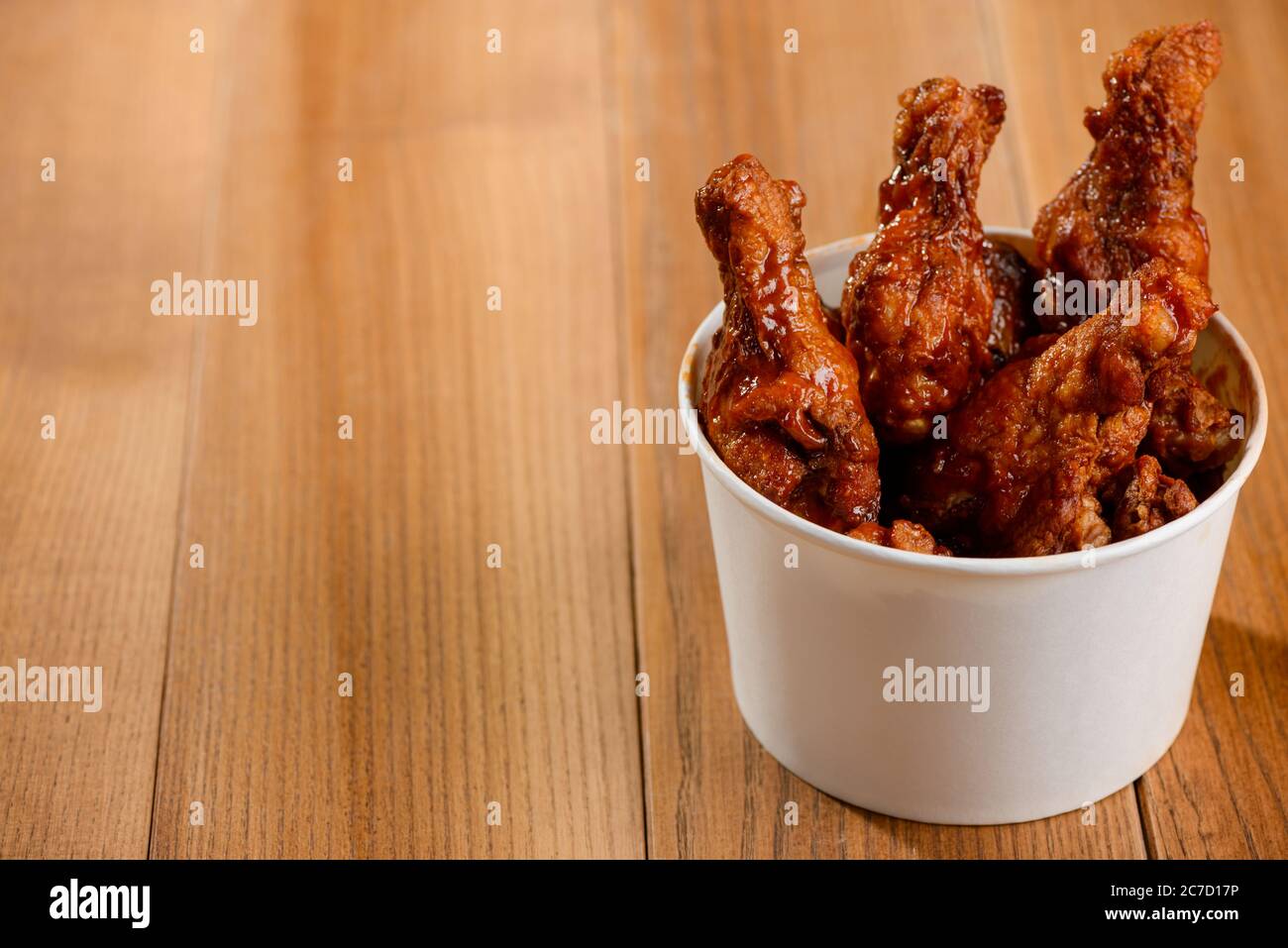 Bucket bbq hi-res stock photography and images - Alamy