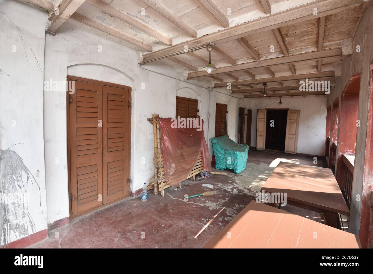 Balcony (2nd floor) of the Acharya Bhaban. 93 APC Road. Residence of ...