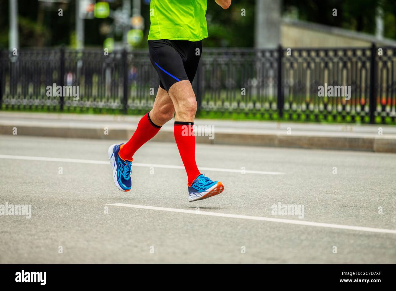 Run down street hi-res stock photography and images - Alamy
