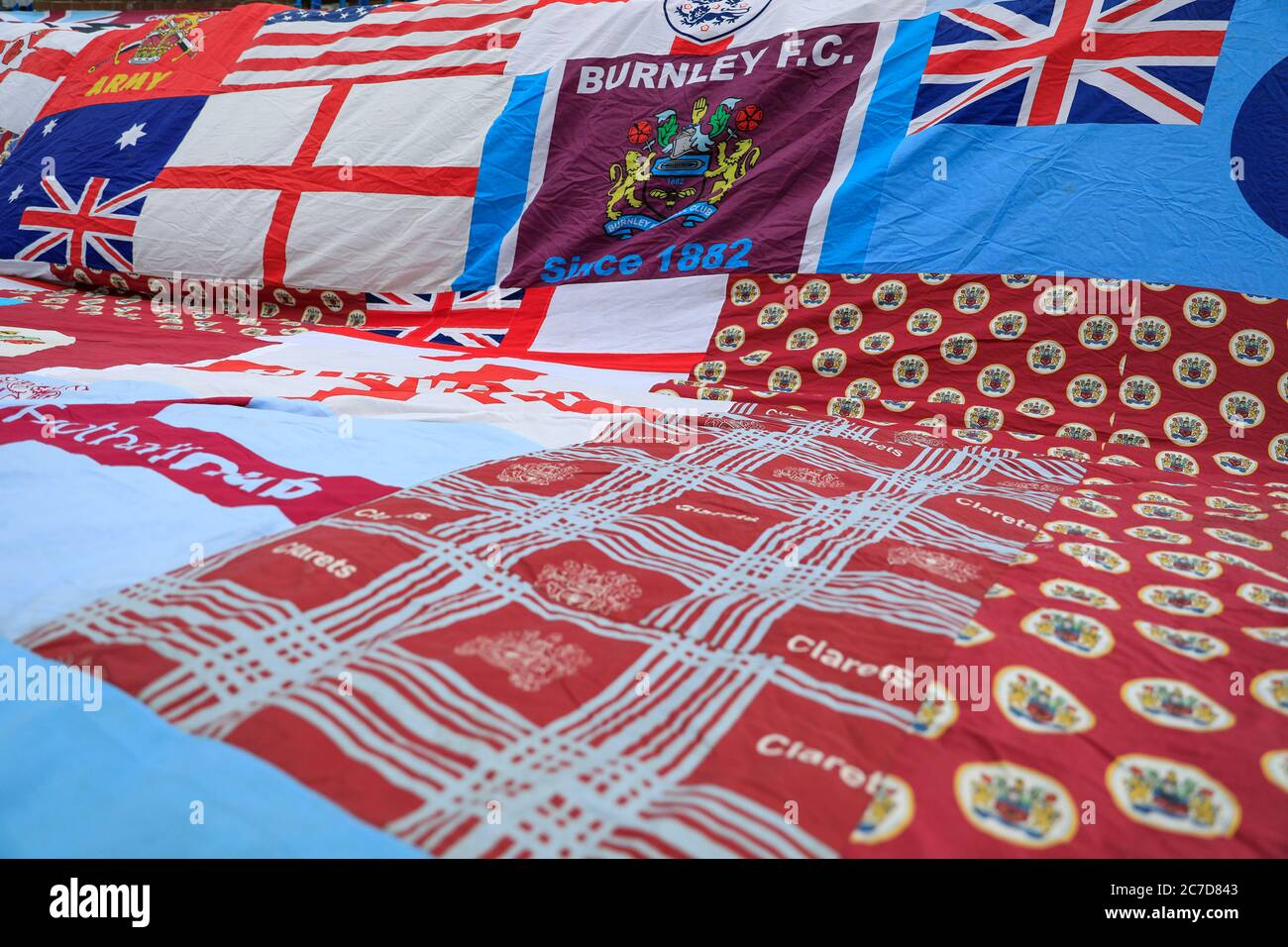 Burnley tottenham hi-res stock photography and images - Alamy