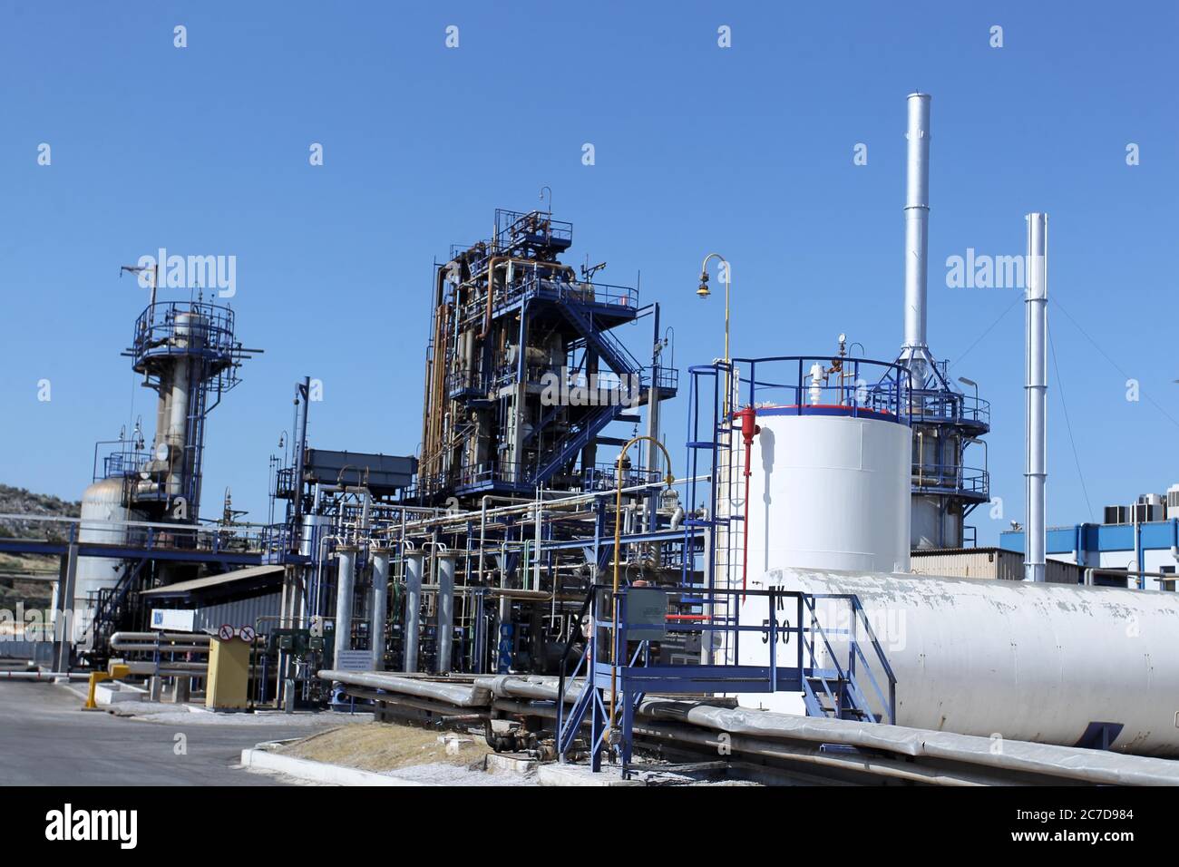 Imperial oil refinery hi-res stock photography and images - Alamy