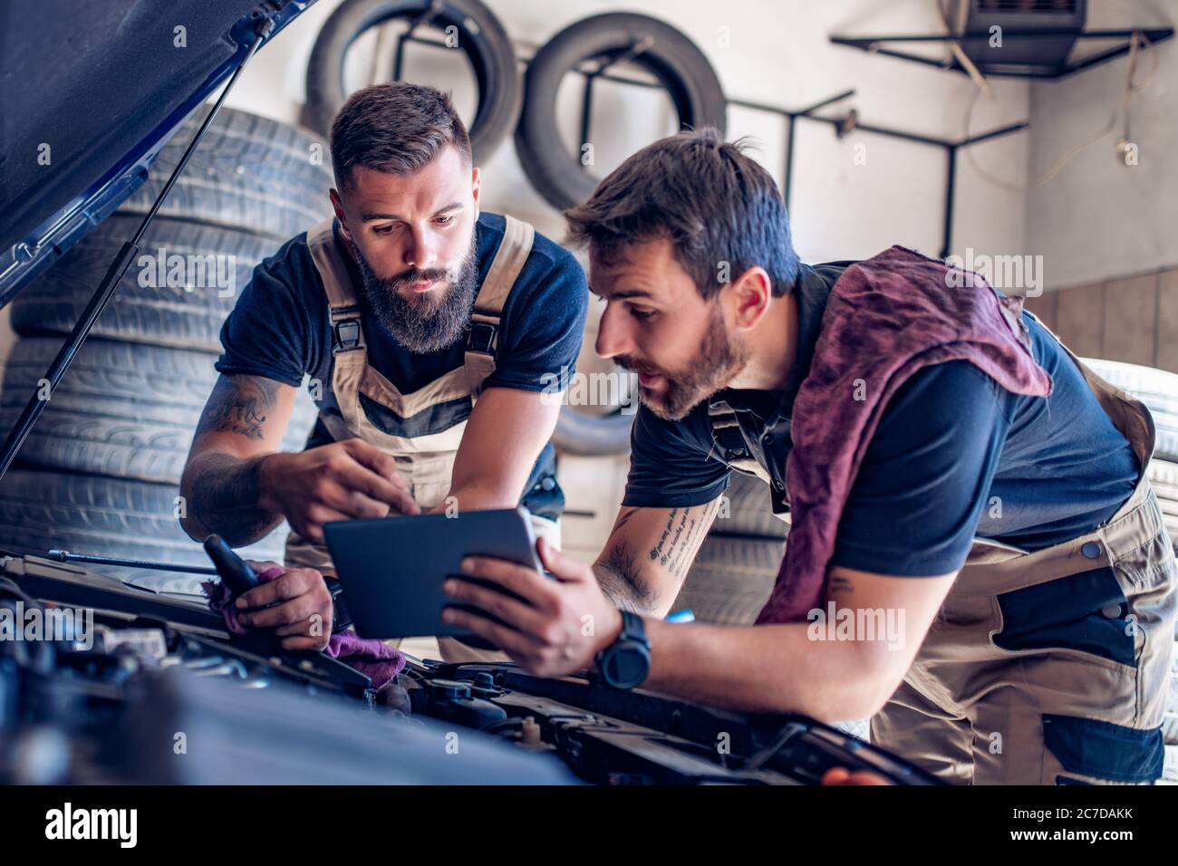 Fix car hi-res stock photography and images - Alamy