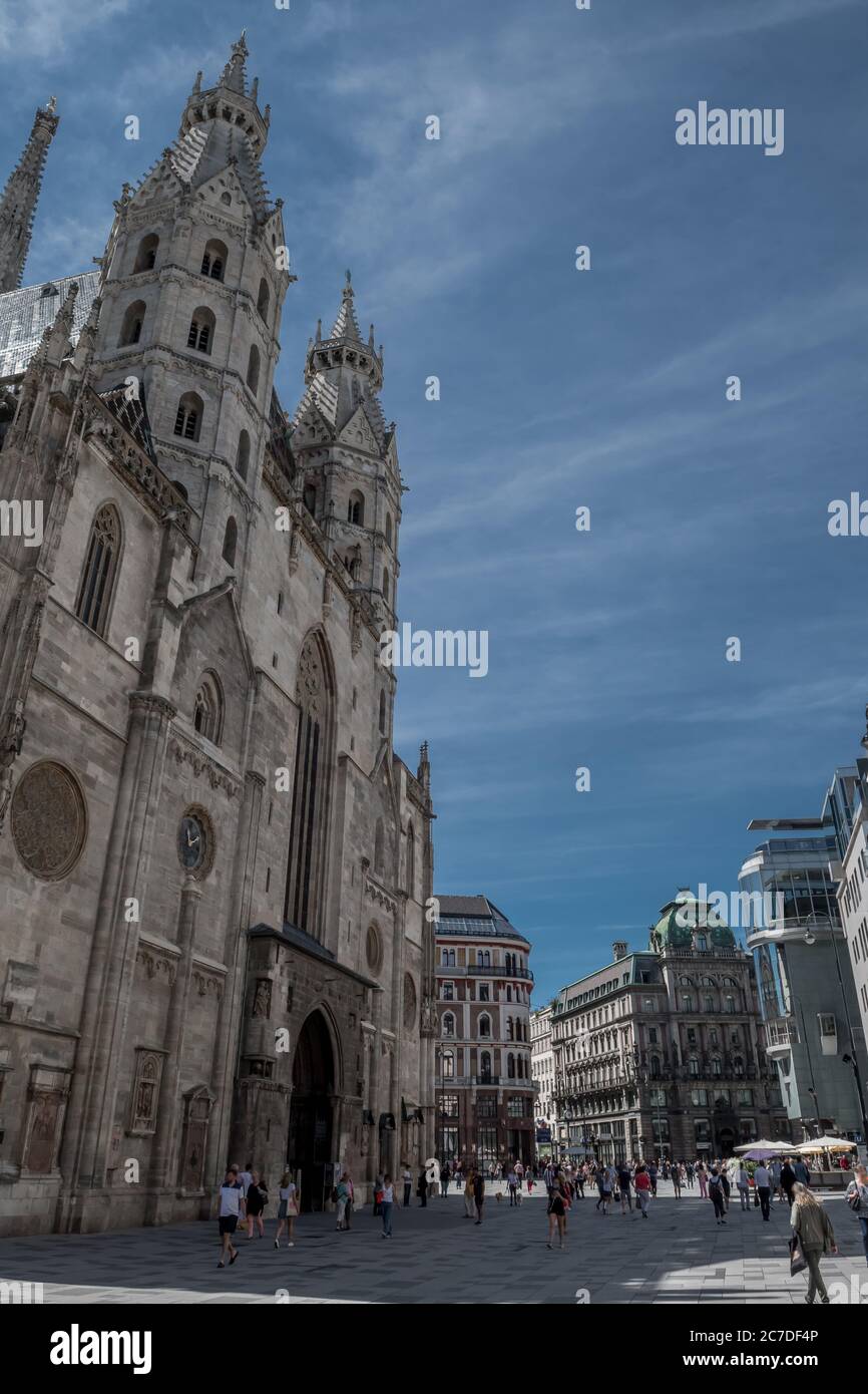 Cathedral Stephansdom And Square Stephansplatz With Graben And ...