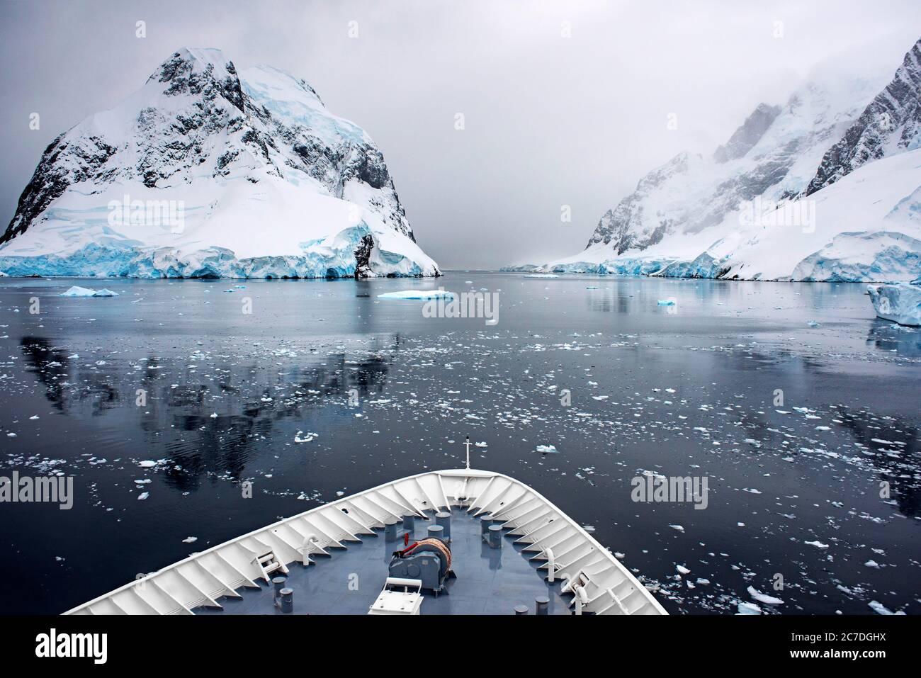 Cruising between Vernadsky research base, Ukrainian Antarctic station ...