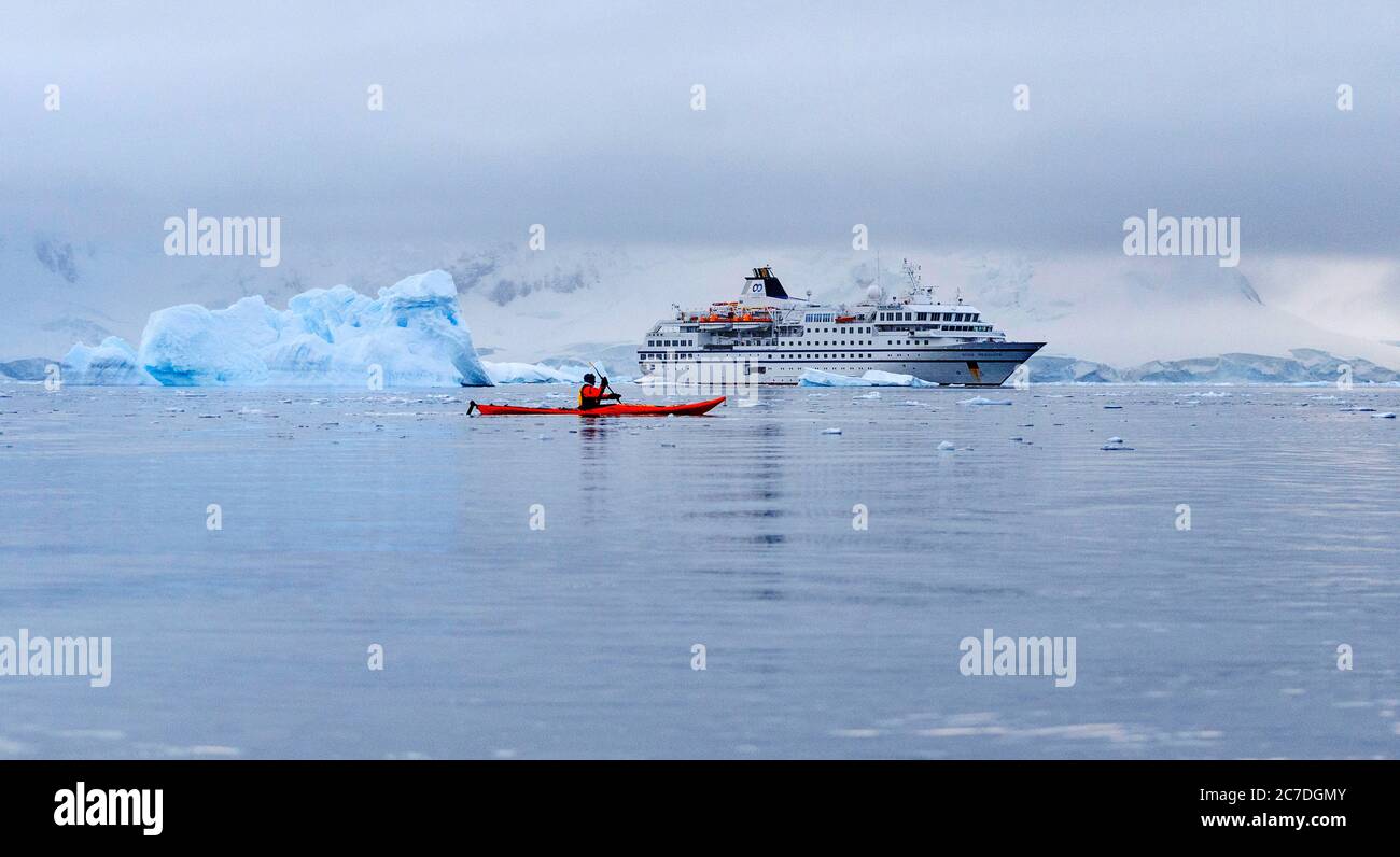 Resolute bay hi-res stock photography and images - Alamy