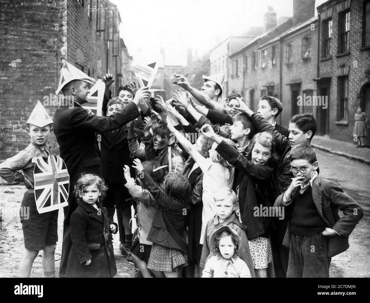 Ve day celebration 1945 hi-res stock photography and images - Alamy