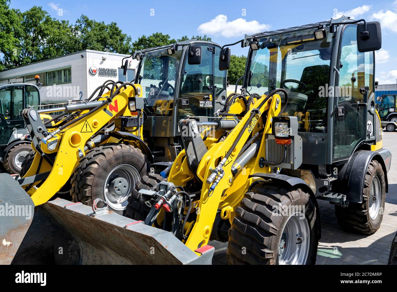 Payloader hi-res stock photography and images - Alamy