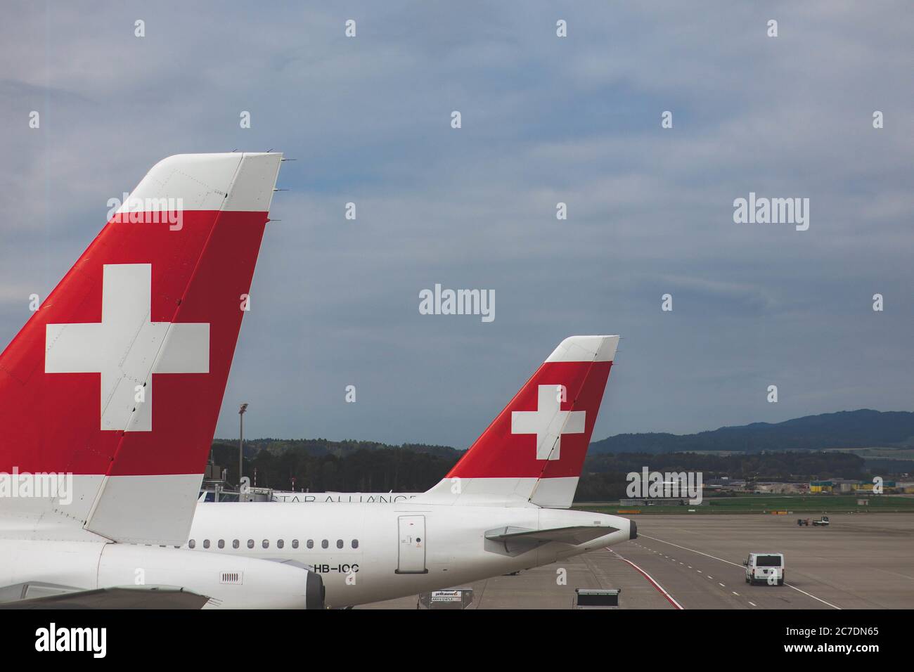 Closeup airplanes wing engine hi-res stock photography and images - Alamy