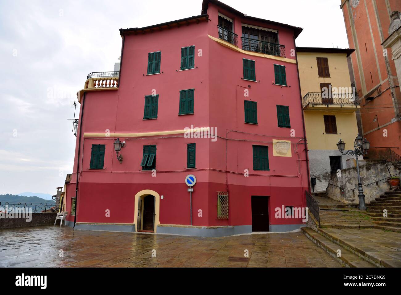 Village of perinaldo hi-res stock photography and images - Alamy