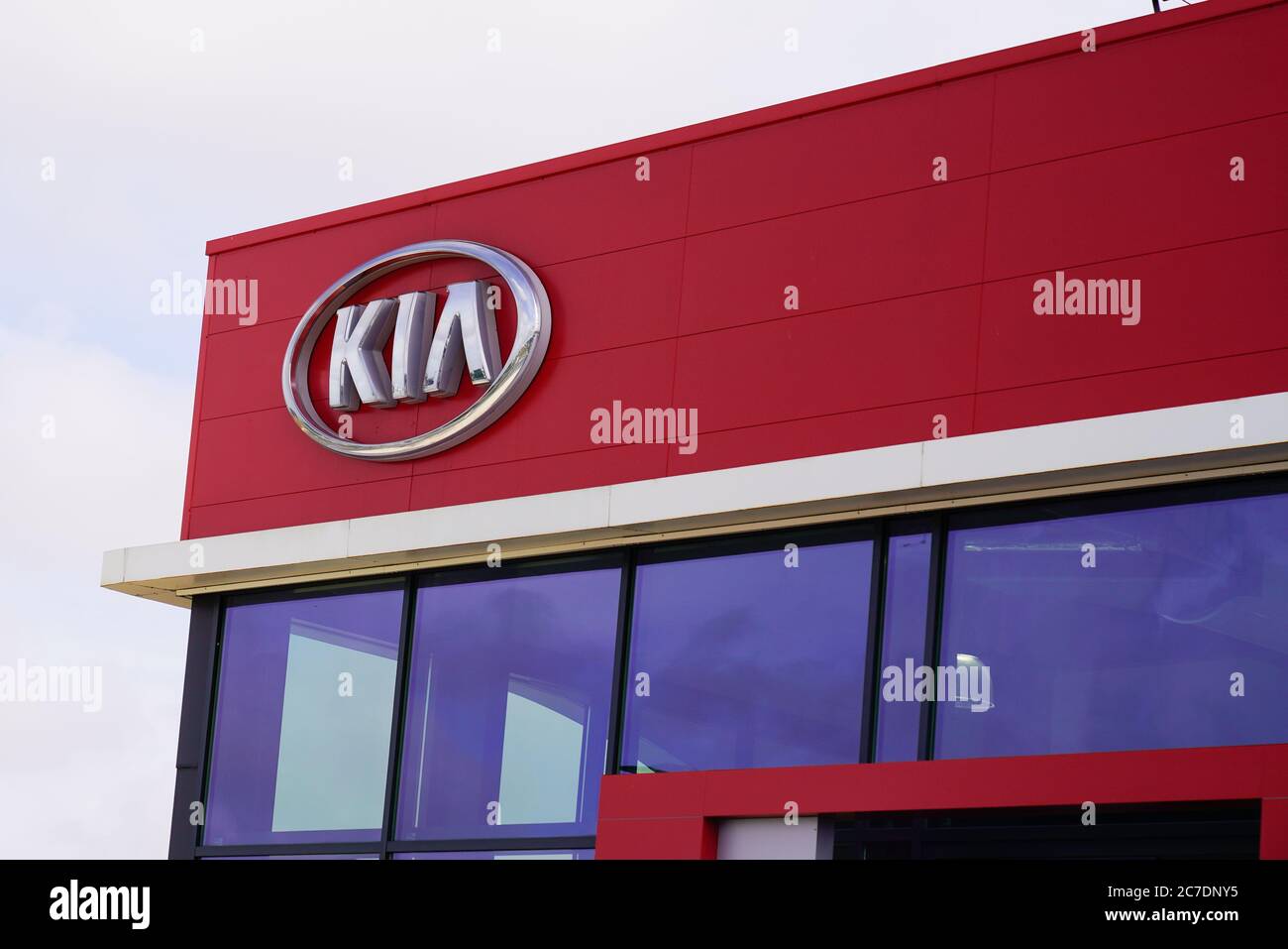 Bordeaux , Aquitaine / France - 07 07 2020 : Kia car logo sign on shop ...