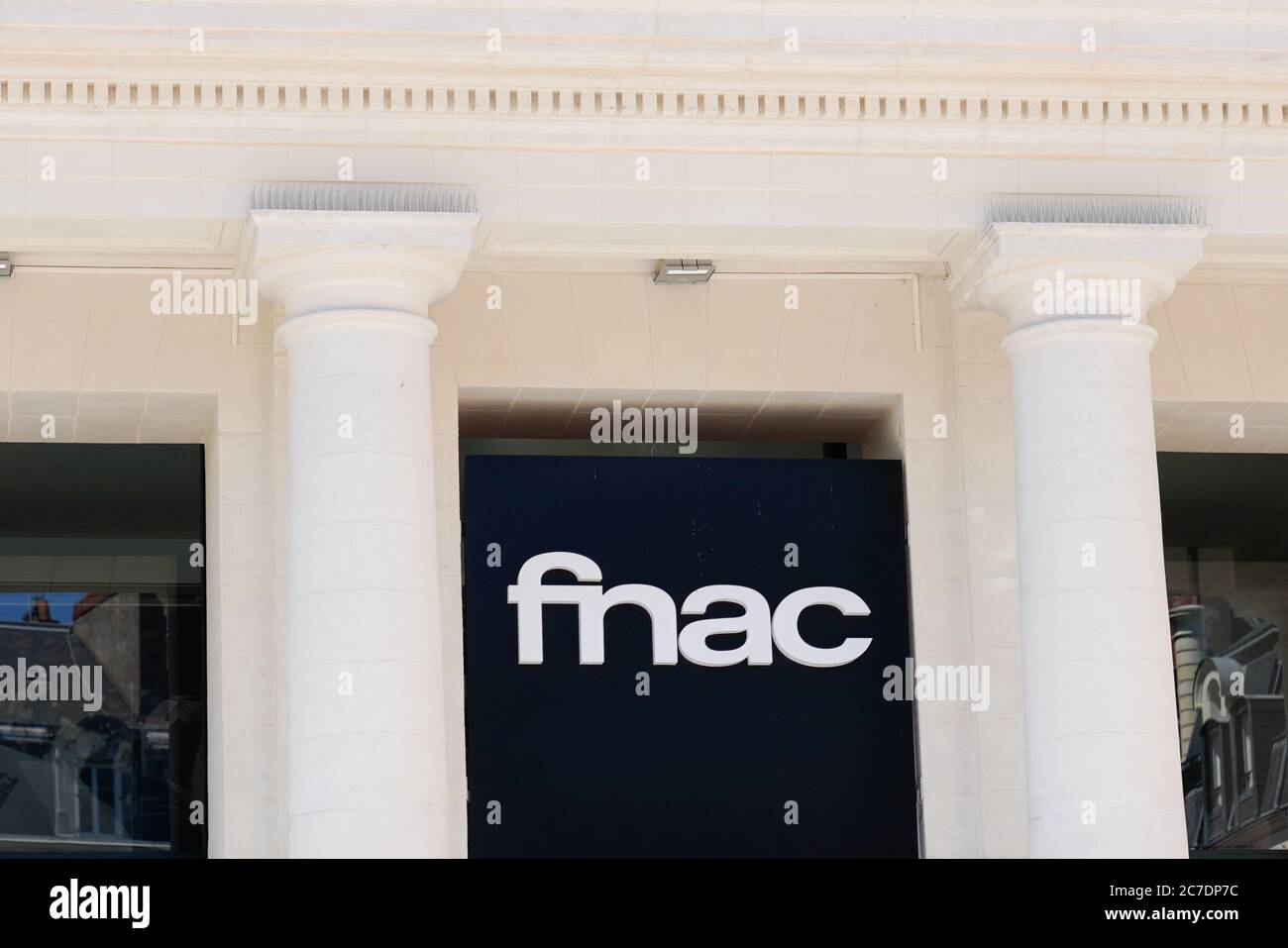Fnac trademark hi-res stock photography and images - Alamy