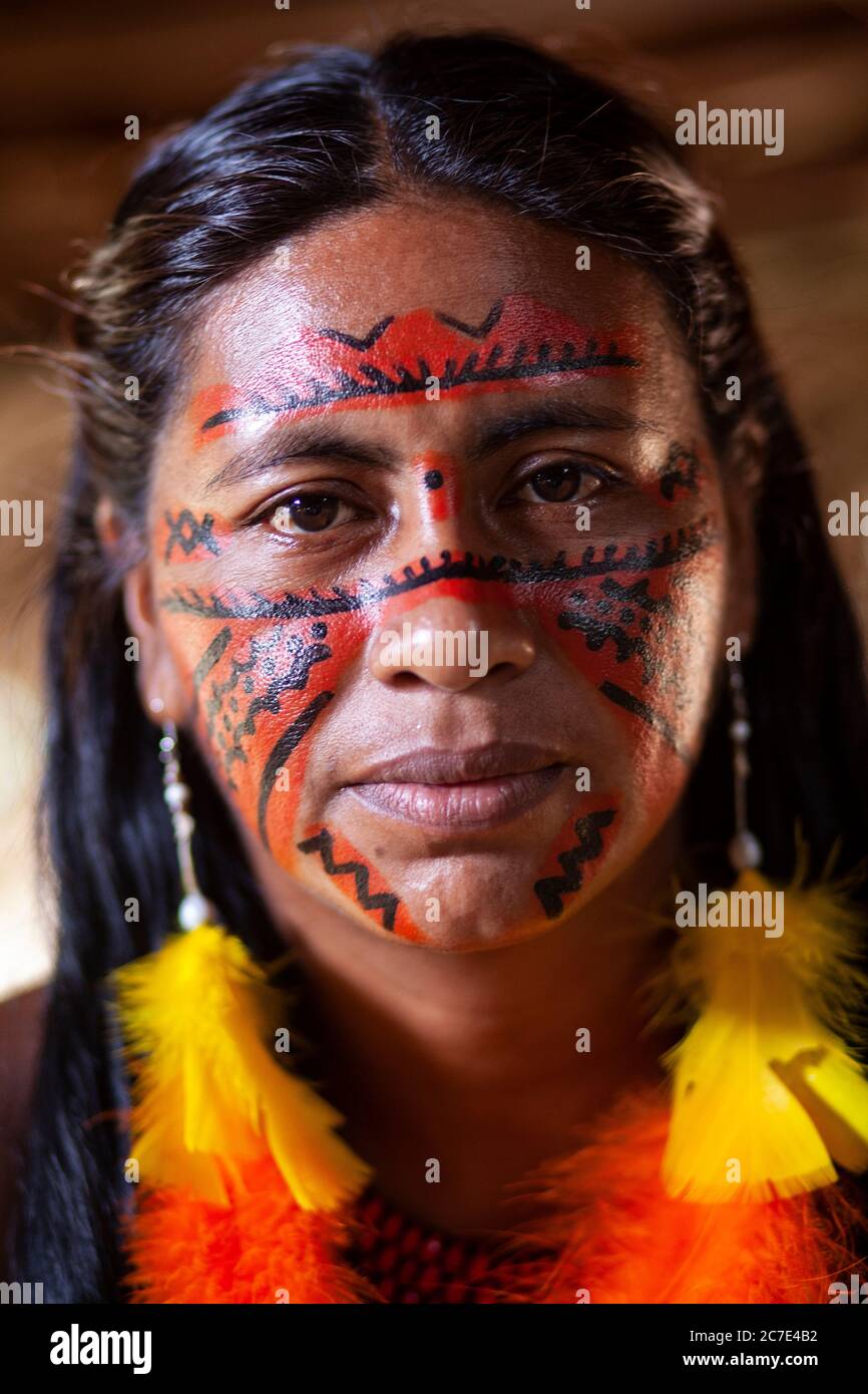 Tribal face paint hi-res stock photography and images - Alamy