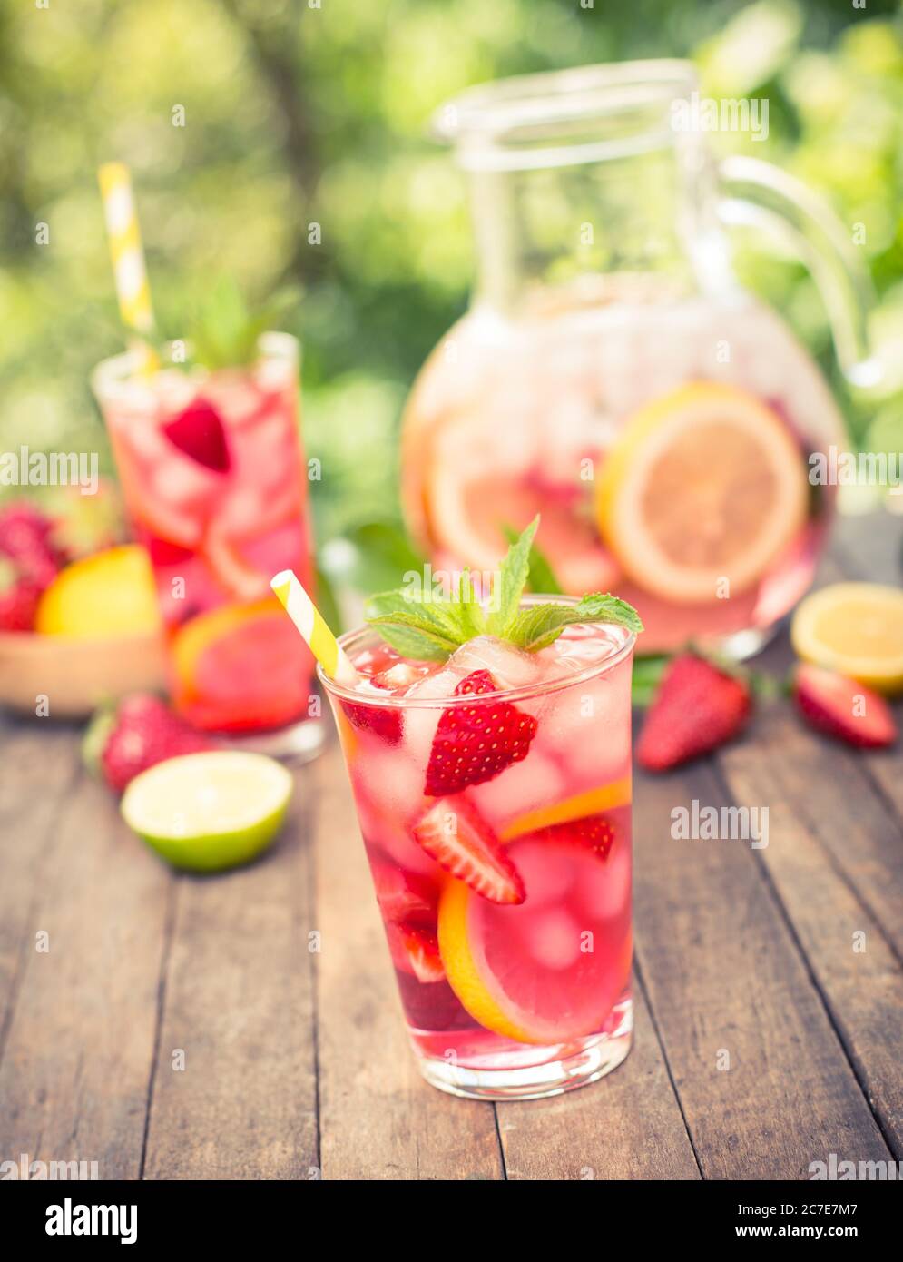 Pink lemonade hi-res stock photography and images - Alamy
