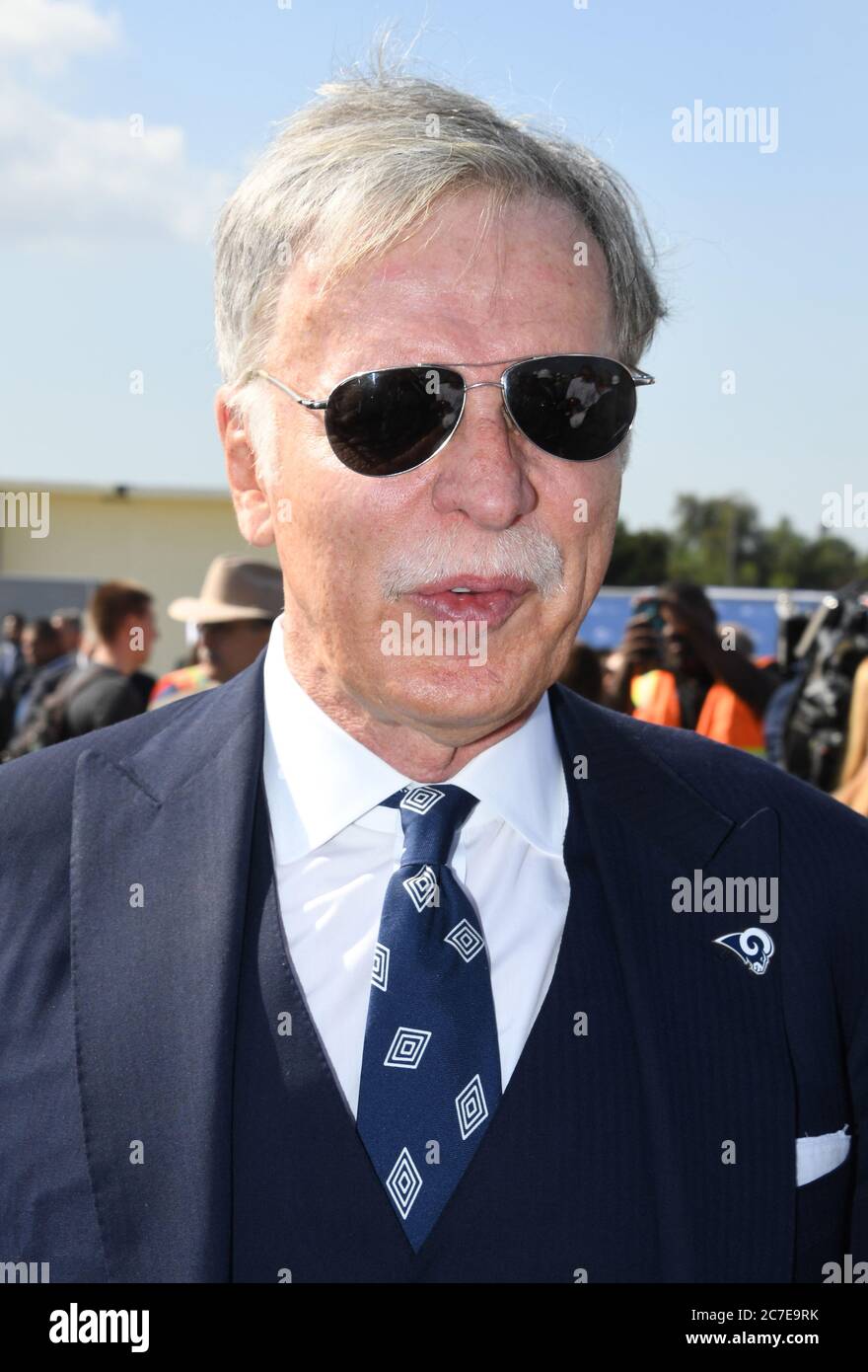 Inglewood, United States. 17th Nov, 2016. Los Angeles Rams owner Stan ...