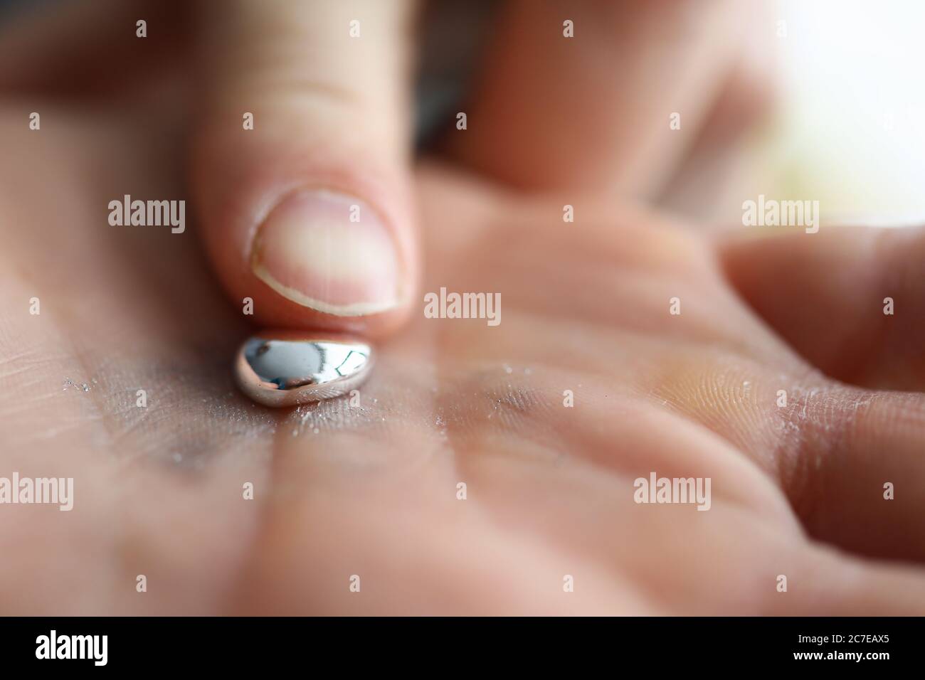 Gallium metal liquid hi-res stock photography and images - Alamy
