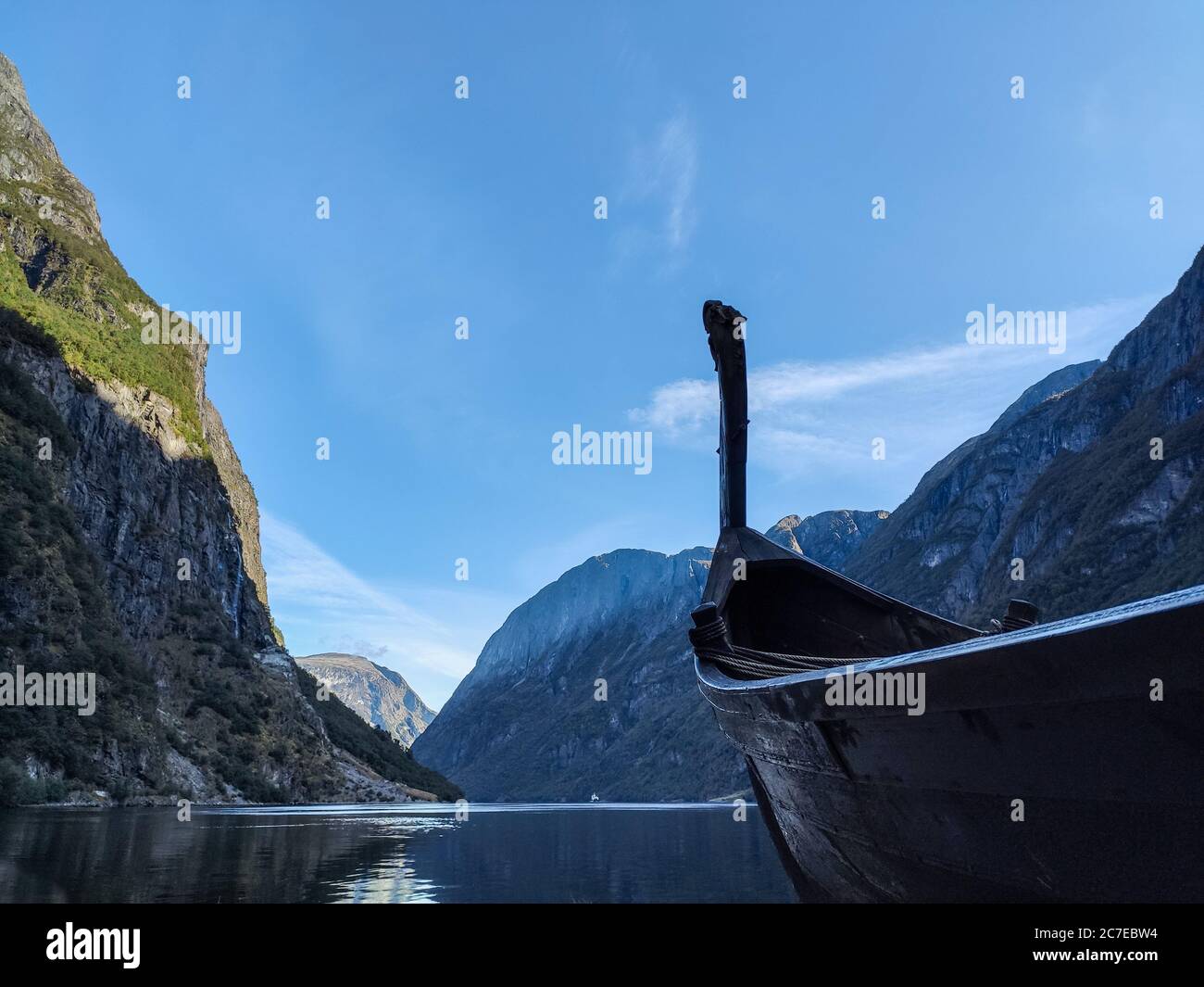 Viking drakkar hi-res stock photography and images - Alamy
