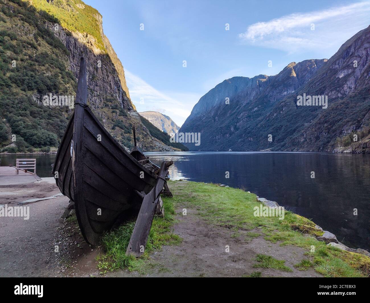 Viking drakkar hi-res stock photography and images - Alamy