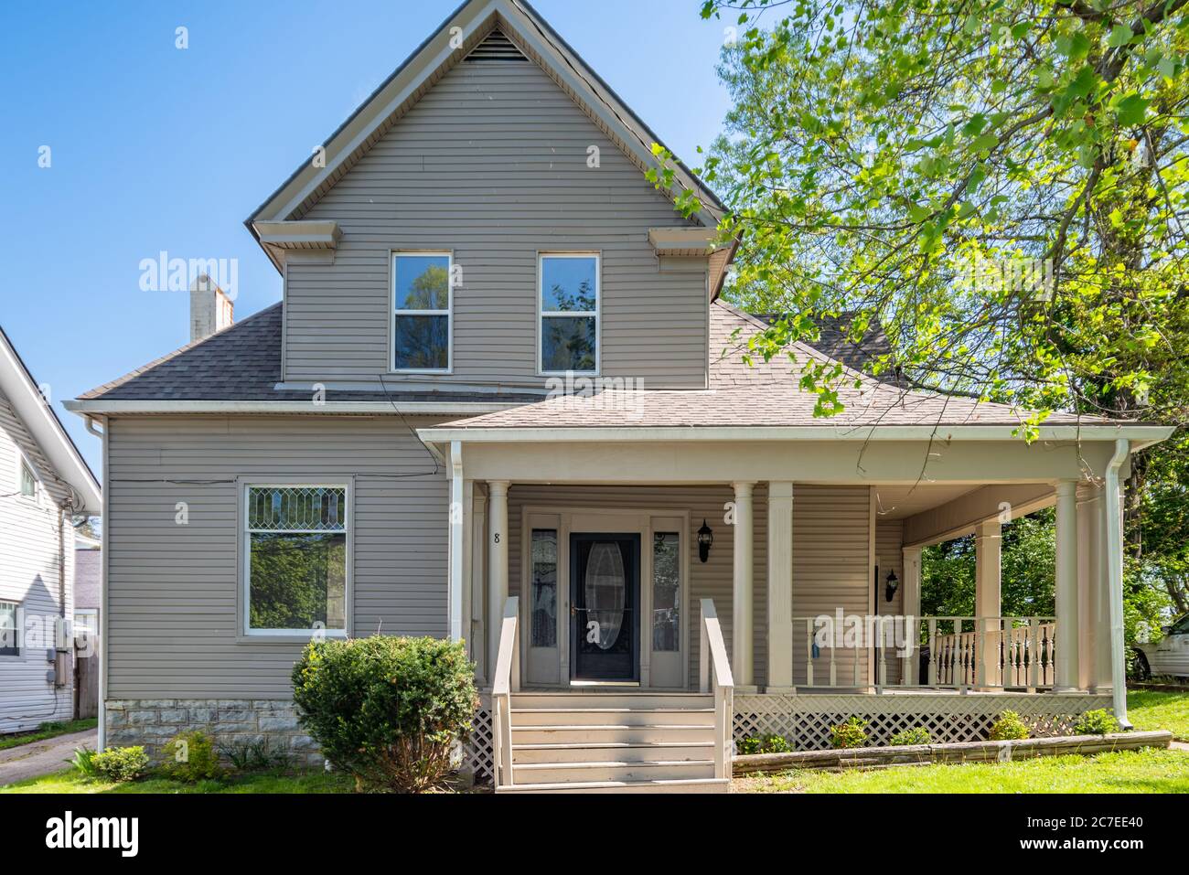 Middle class lifestyle hi-res stock photography and images - Alamy