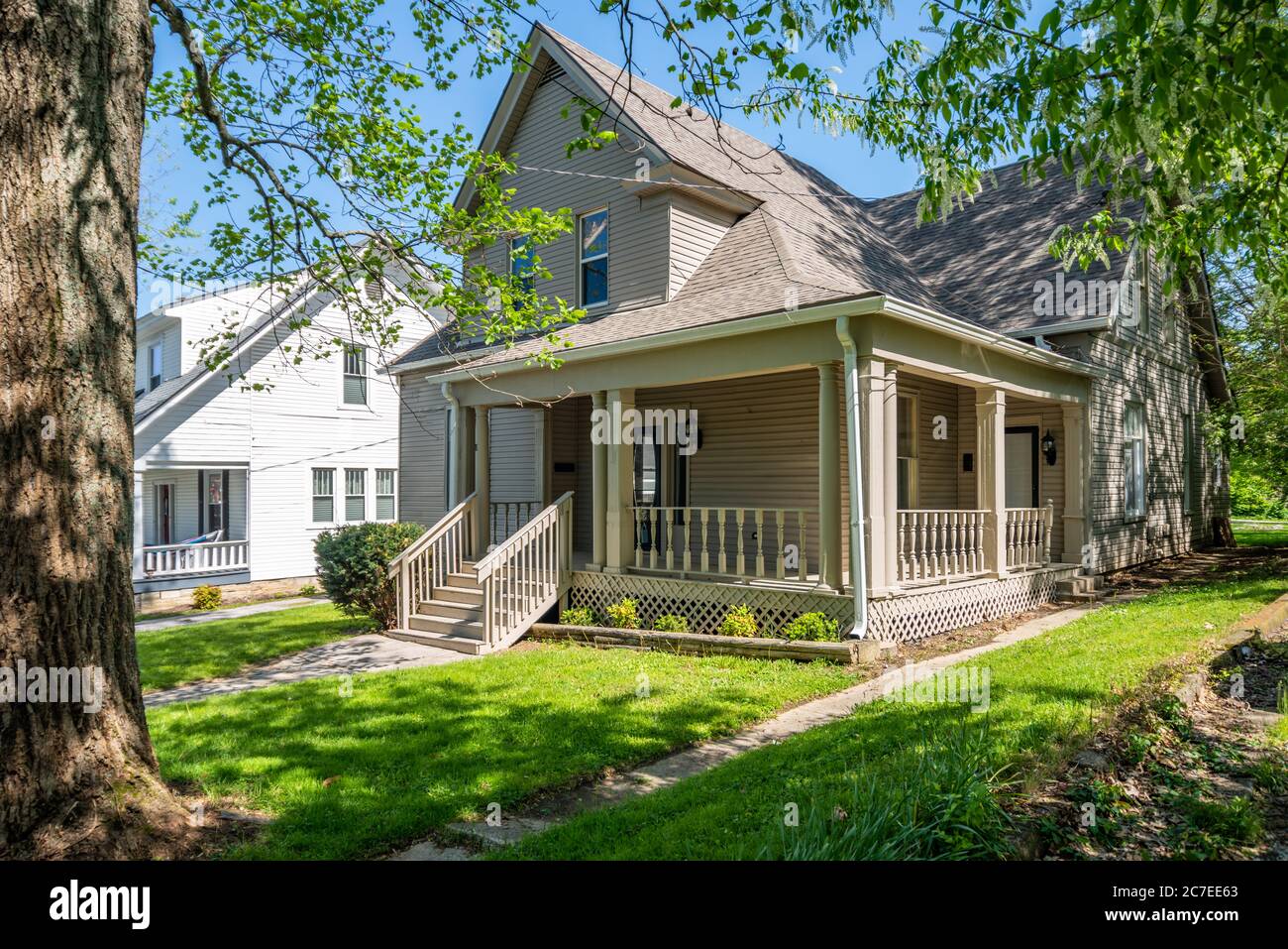 Modest middle class home in Midwest America Stock Photo - Alamy