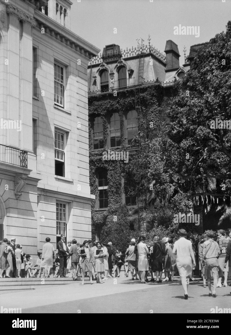 1920s college students outside hi-res stock photography and images - Alamy