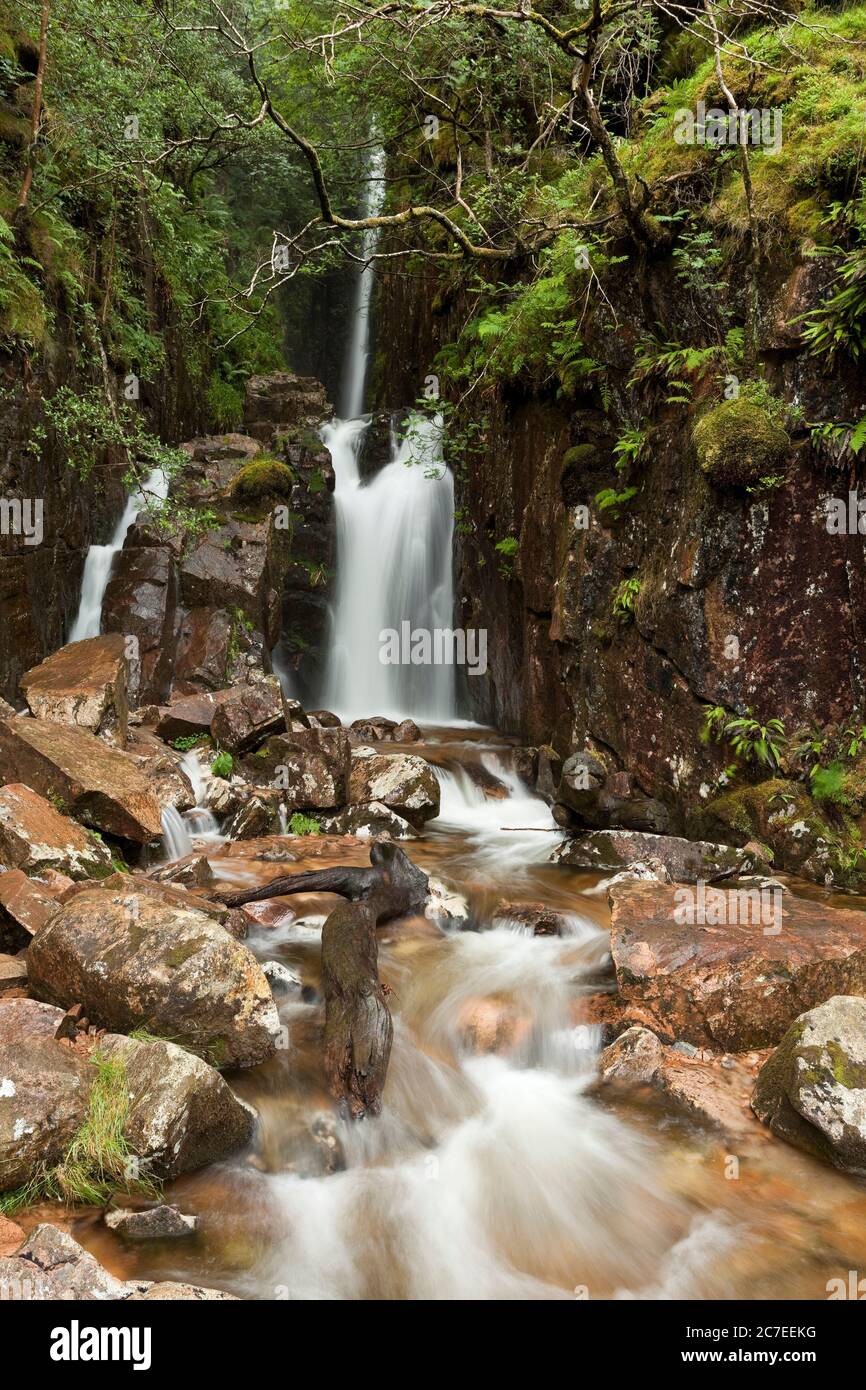 Scale force waterfalls lake district hi-res stock photography and ...
