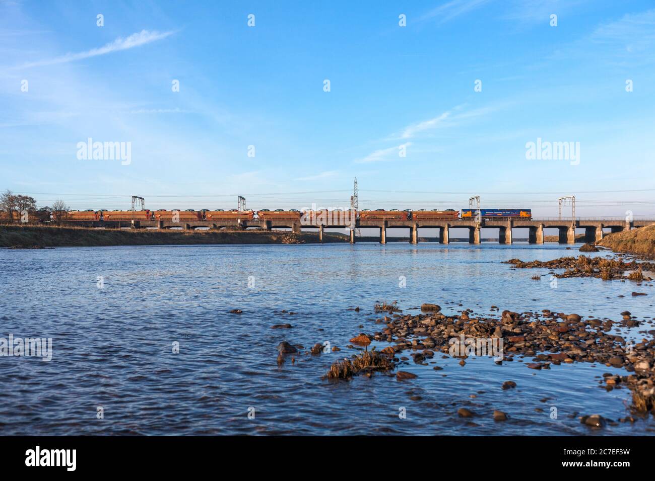Train load bridge hi-res stock photography and images - Alamy