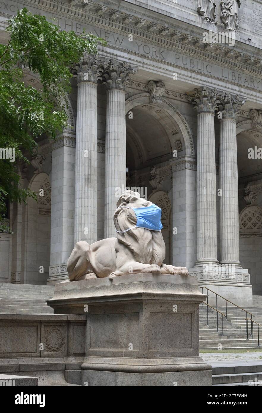 Fortitude statue hi-res stock photography and images - Alamy