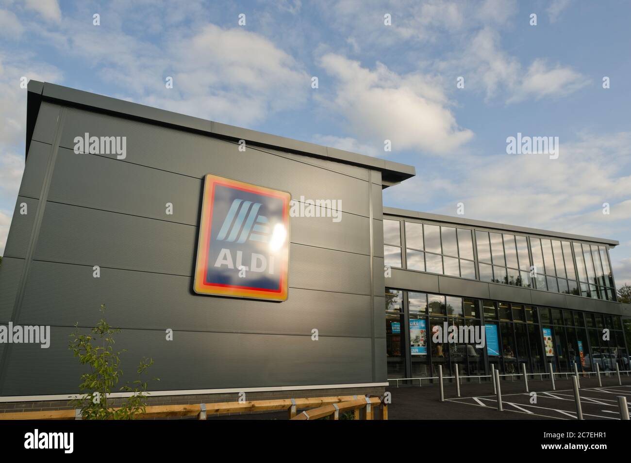 Aldi supermarket new building hi-res stock photography and images - Alamy