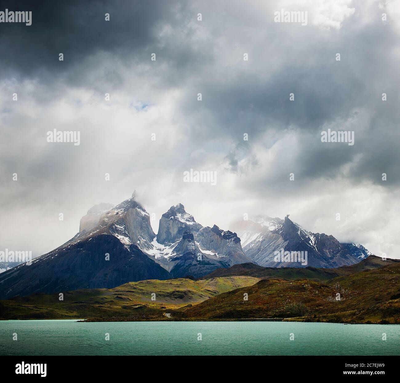 Mountain range overlooking lago pehoe, Torres Del Paine, National Park ...