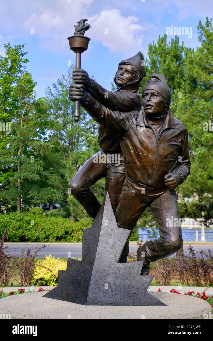 Sculpture canadian metal art hi-res stock photography and images - Alamy