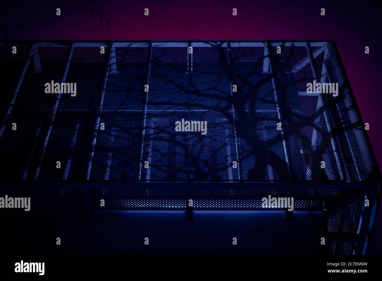 Tall building perspective drawing hi-res stock photography and images ...