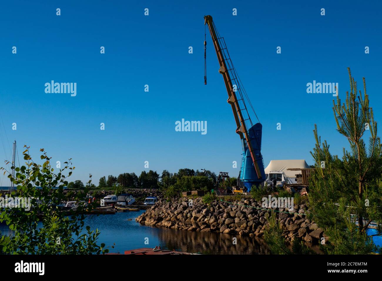Elevator crane hi-res stock photography and images - Alamy
