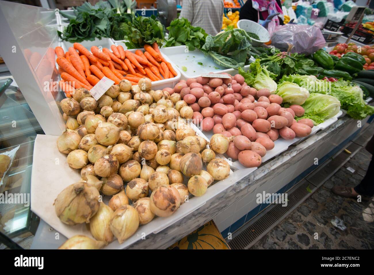 market stand selling several vegetables Stock Photo - Alamy
