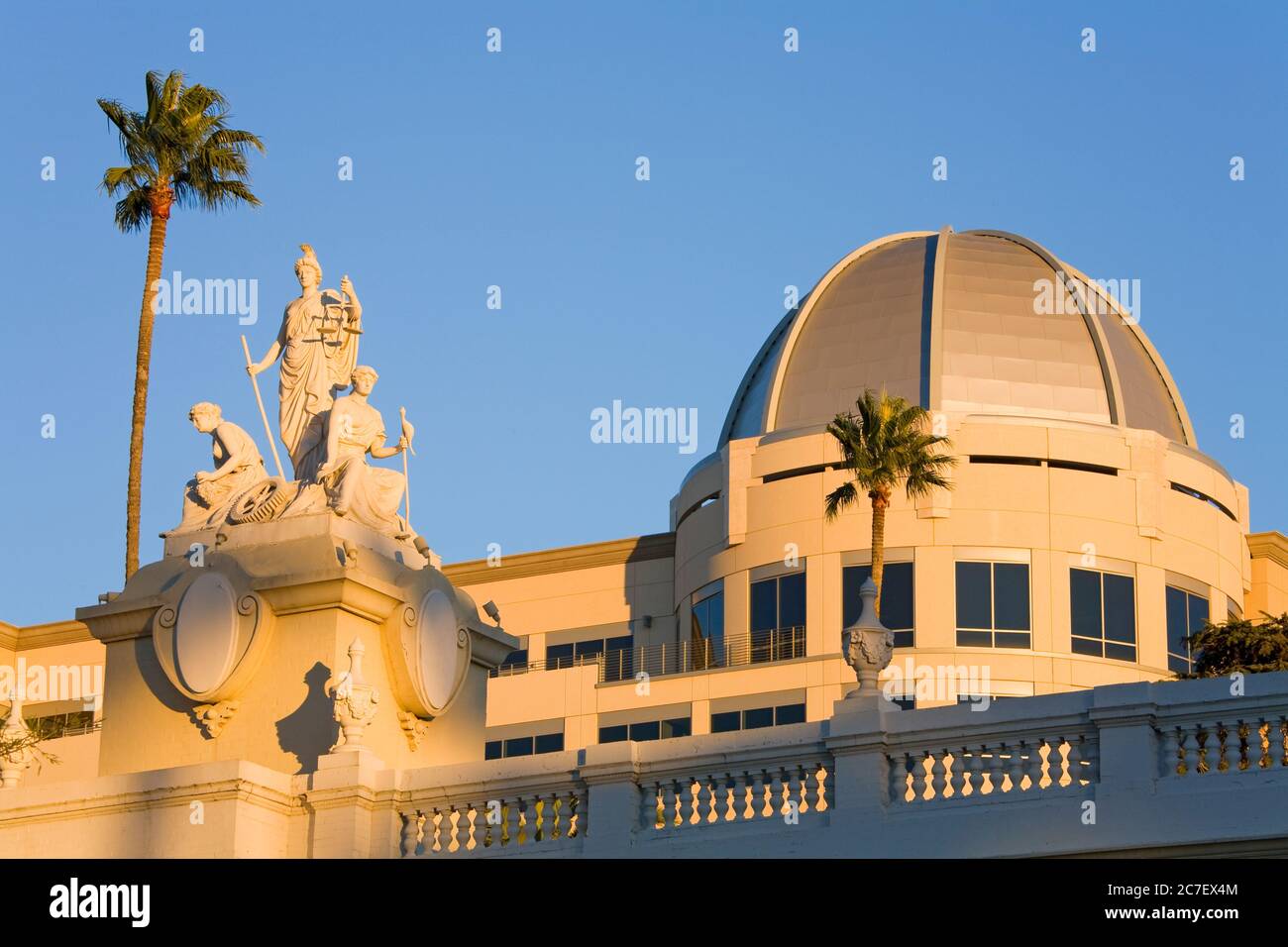Downtown courthouse hi-res stock photography and images - Alamy