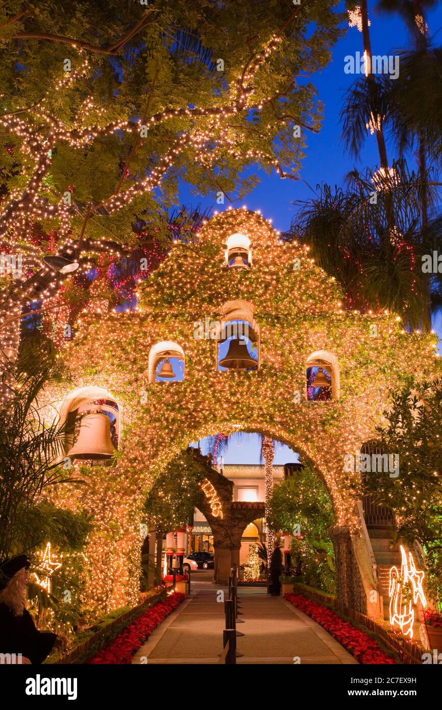 Festival of Lights at the historic Mission Inn, Riverside City ...