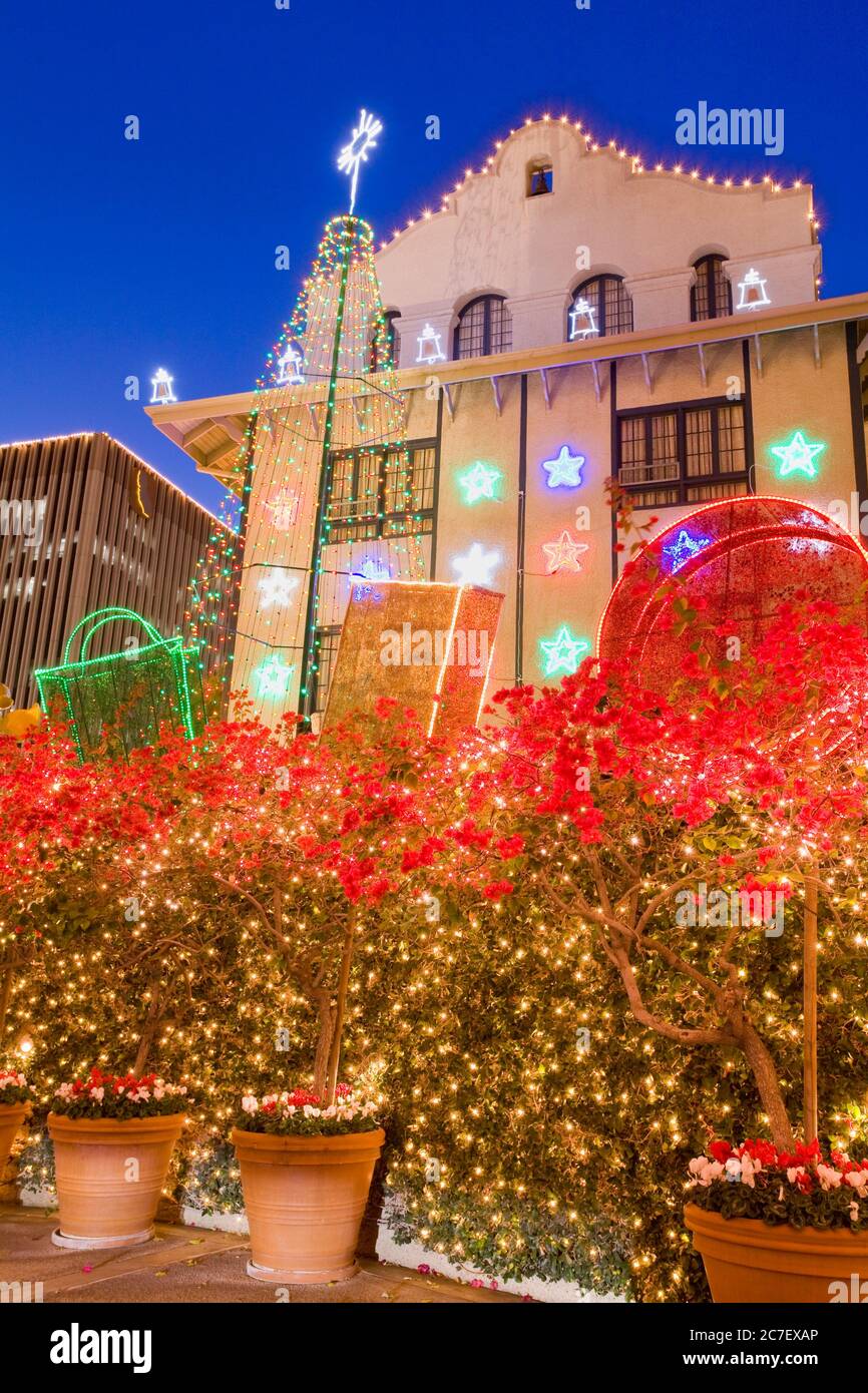 Festival of Lights at the historic Mission Inn, Riverside City ...