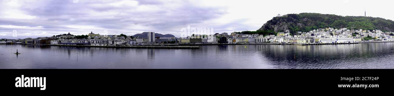 Passenger ferry alesund hi-res stock photography and images - Alamy