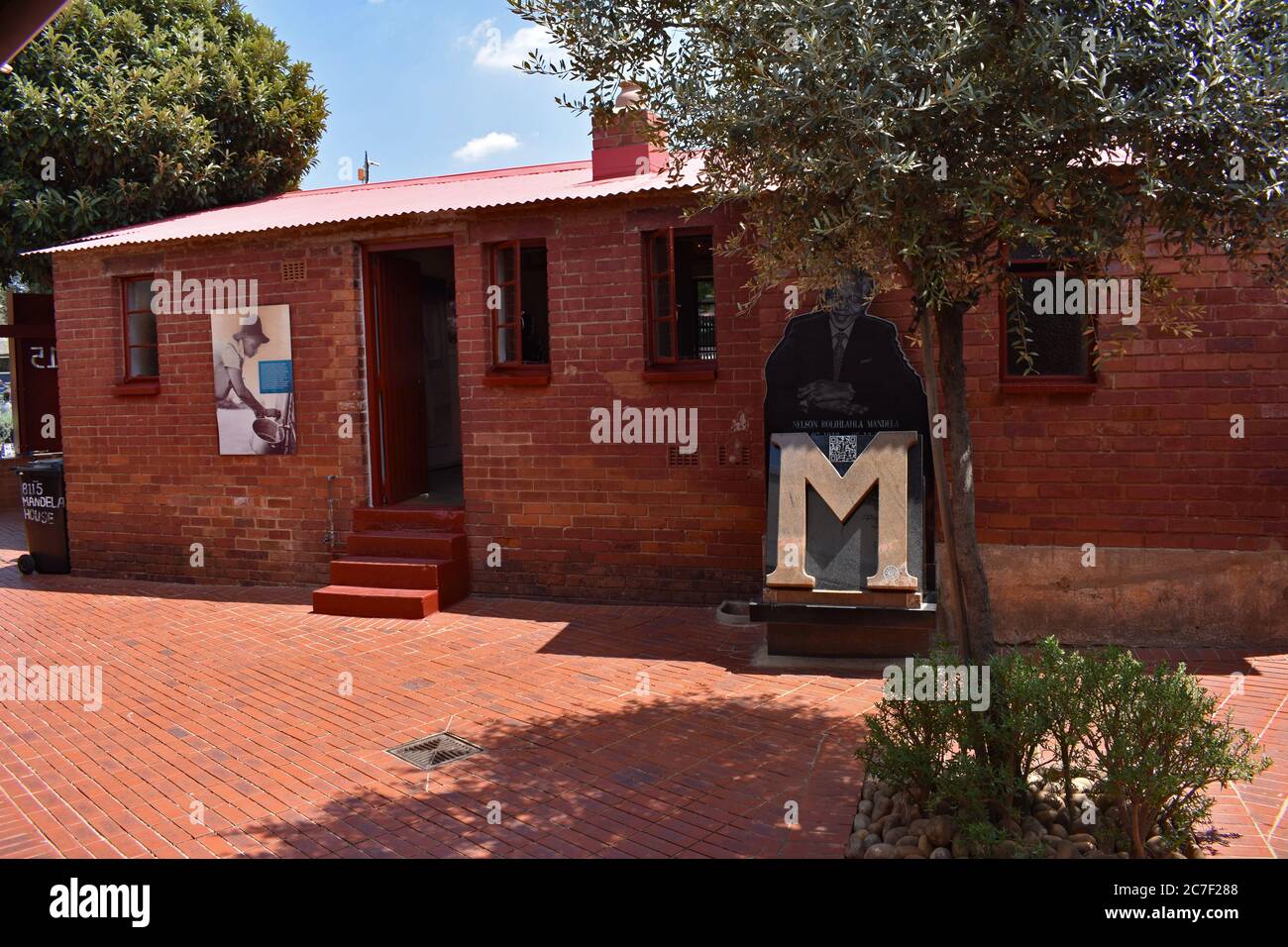 The Mandela House on Vilakazi Street in Orlando West, Soweto ...