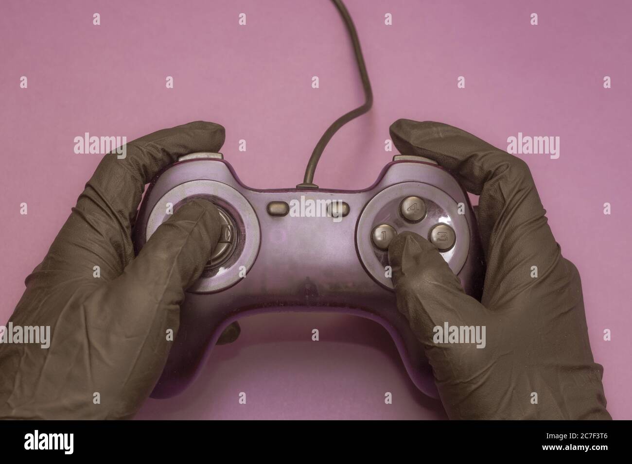 Video games hands hi-res stock photography and images - Alamy