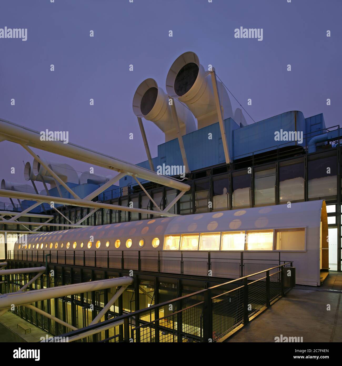 Pipes outside pompidou centre hi-res stock photography and images - Alamy
