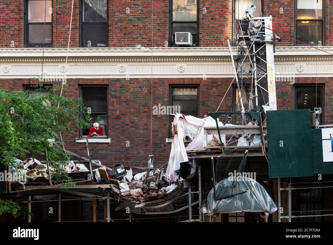 Scaffolding accident hi-res stock photography and images - Alamy