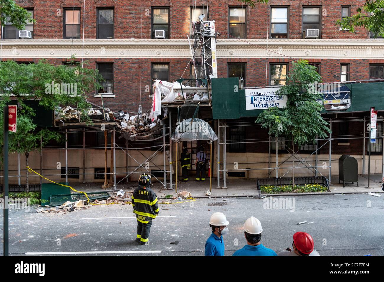 FDNY firefighters on the scene of a scaffolding collapse, that killed ...