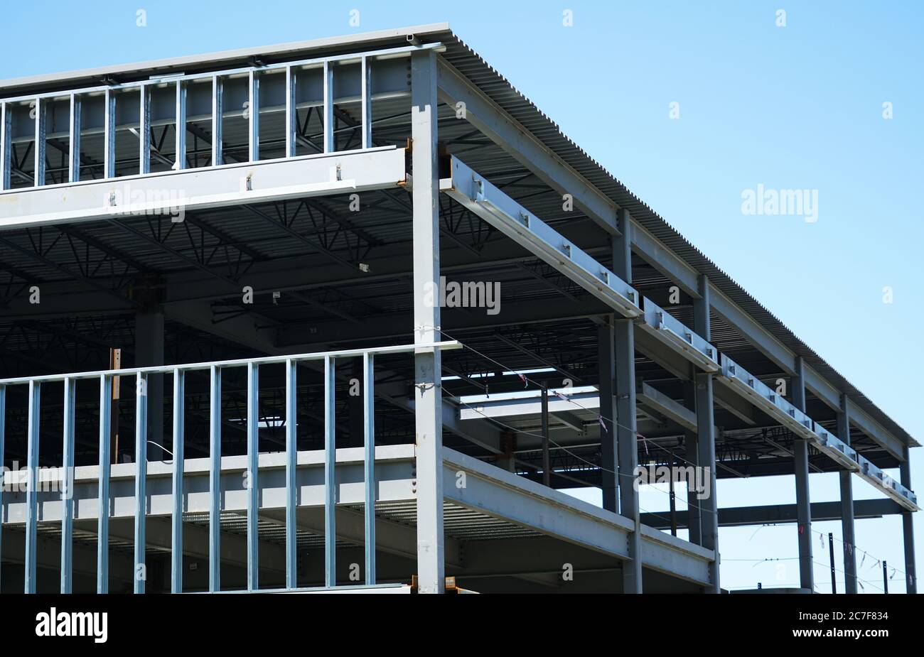 steel construction frame of commercial building Stock Photo - Alamy