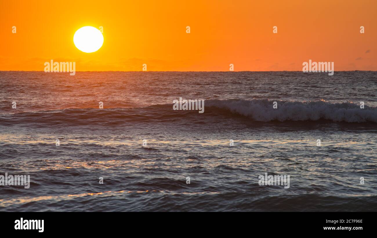 Sunset surf in the Gulf of Mexico, Longboat Key, Florida, USA Stock ...
