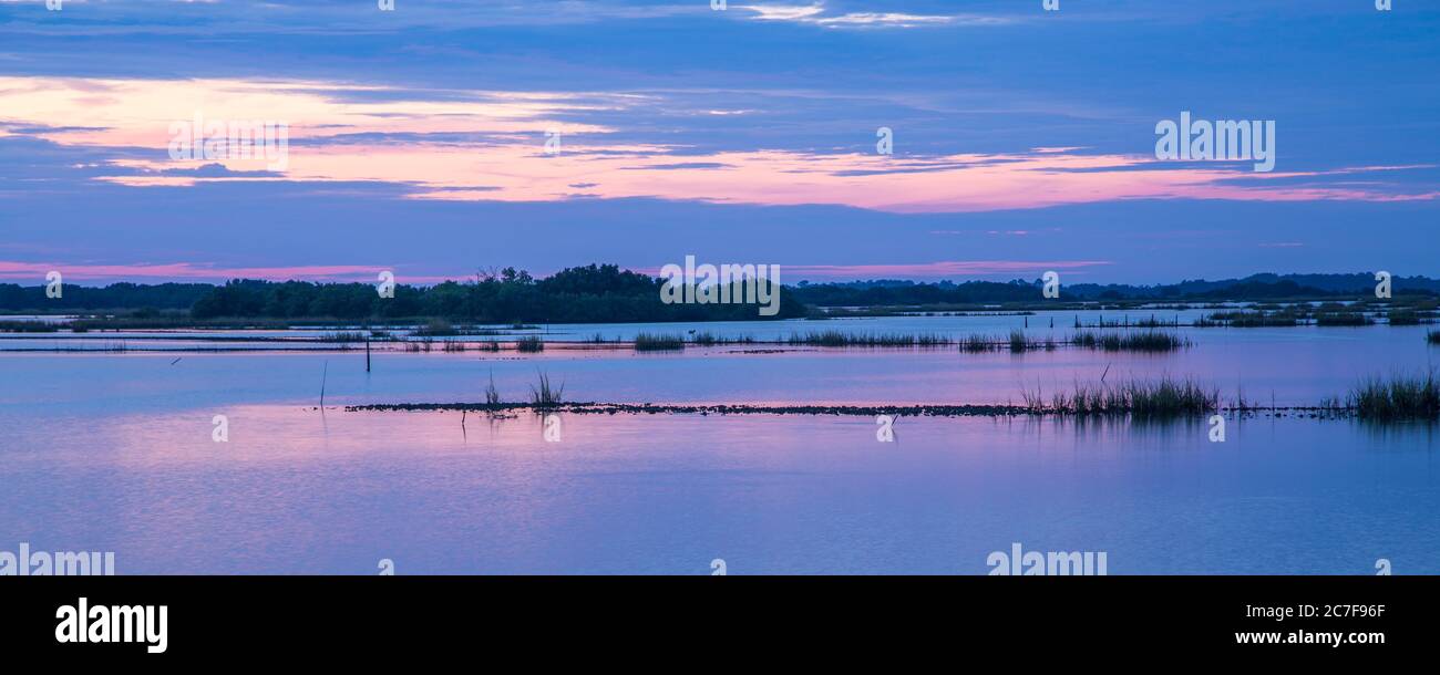 Islands at sunset hi-res stock photography and images - Alamy