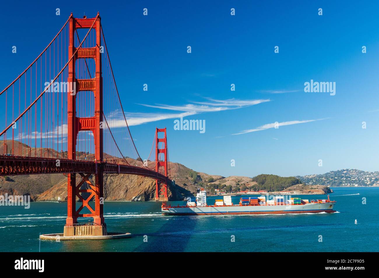 Golden Gate Bridge, container ship, Golden Gate, San Francisco ...